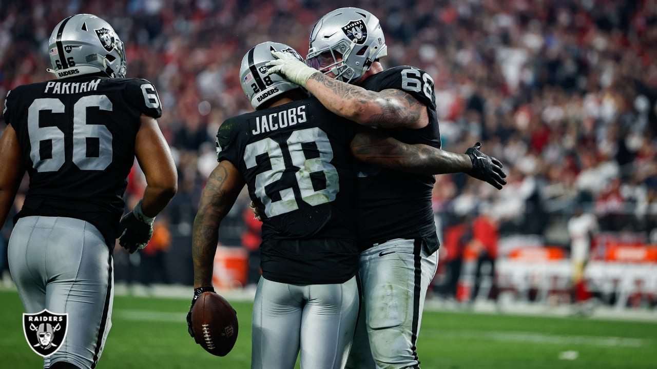 Gameday Photos: Week 17 vs. 49ers