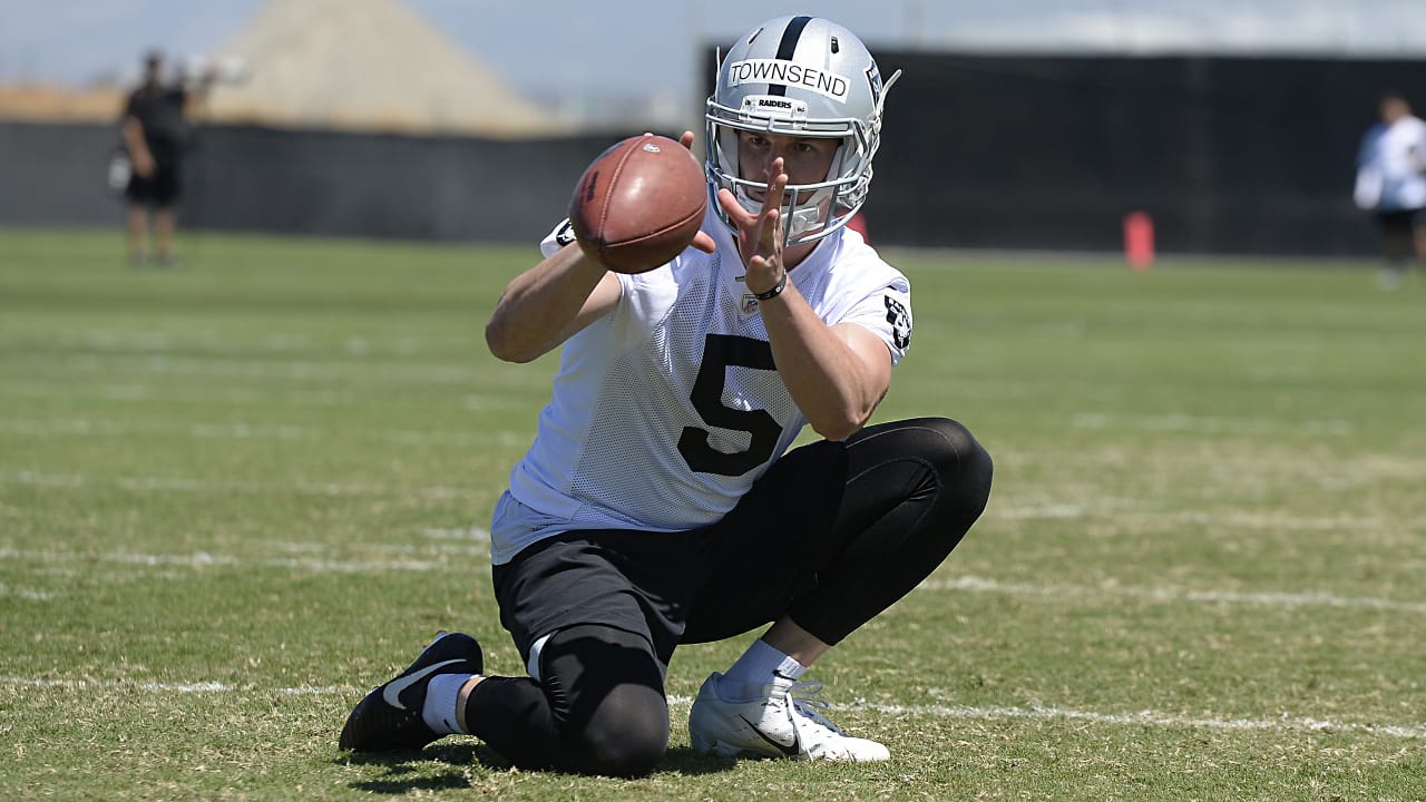 Johnny Townsend receiving high praise at Minicamp