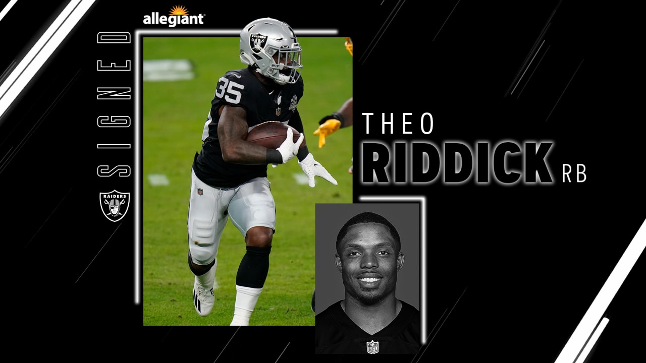 Raiders re-sign RB Theo Riddick