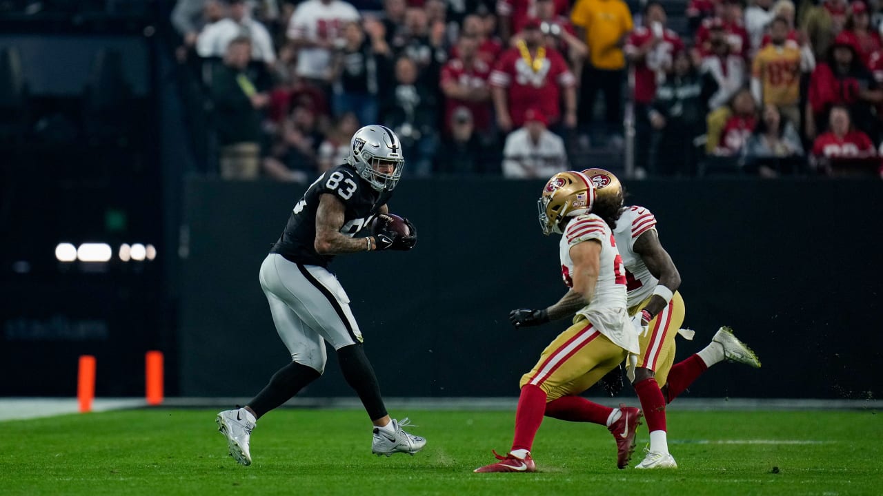 Stidham drops a sideline dime to Waller for 24 yards