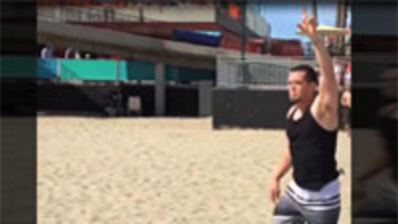 Derek Carr Throws a TD at the Beach