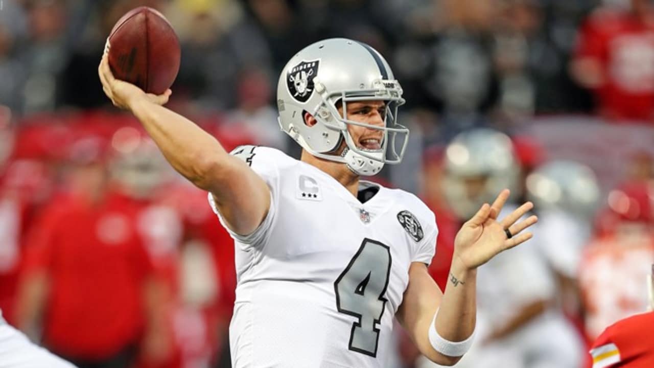 Quarterback Derek Carr Nominated For Week 7 Castrol EDGE Clutch ...