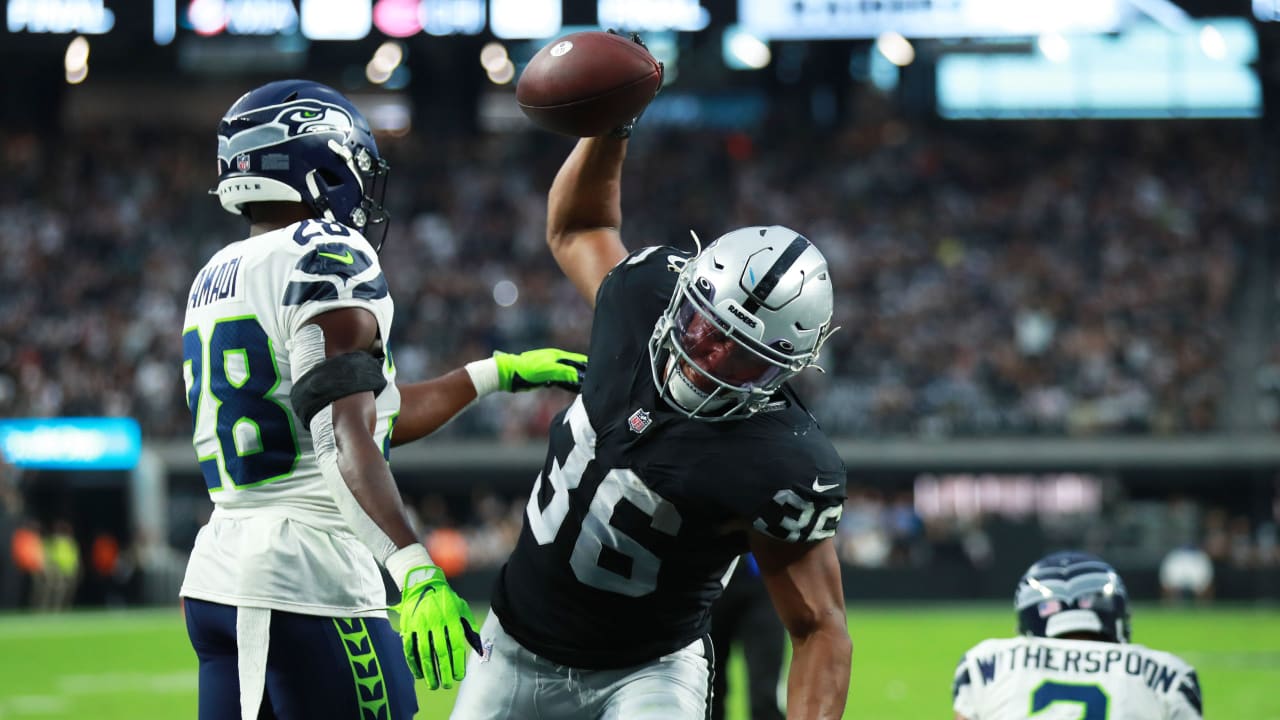 Trey Ragas caps off opening drive with fourth-down TD vs. Seahawks