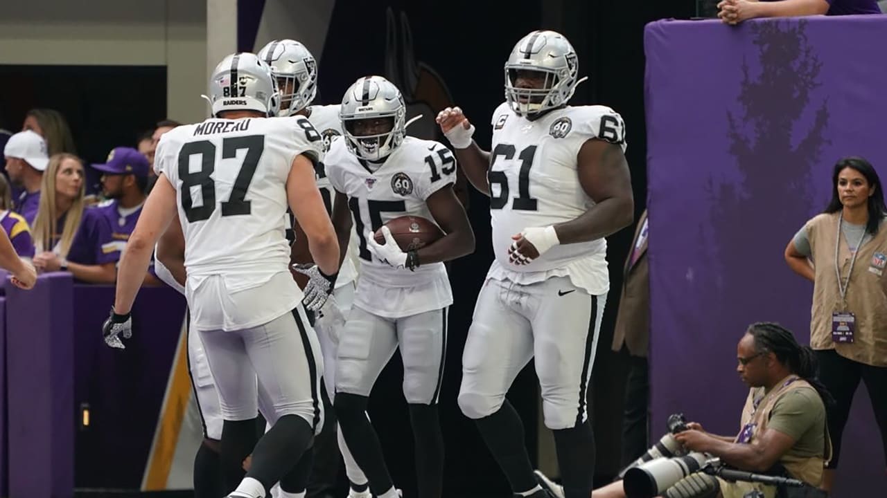 Raiders fall, but Darren Waller turns in a highlight-reel performance
