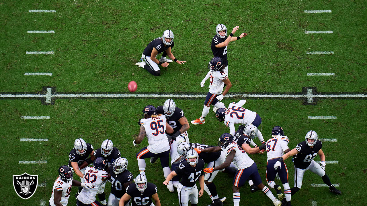 177 Feet Up: The best 25 photos from the catwalk | Raiders vs. Bears