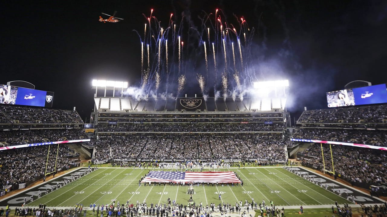 Sights of the Game: Week 15 Gameday Entertainment