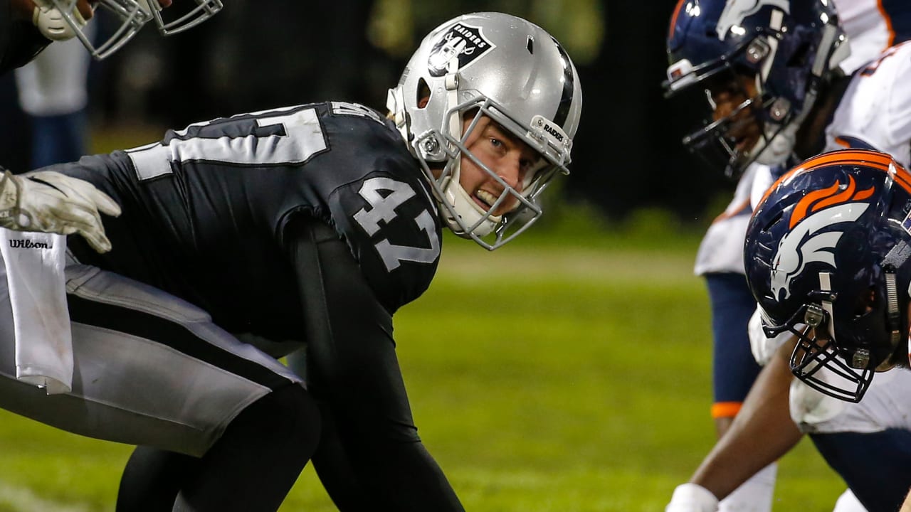 Raiders retain long snapper Trent Sieg
