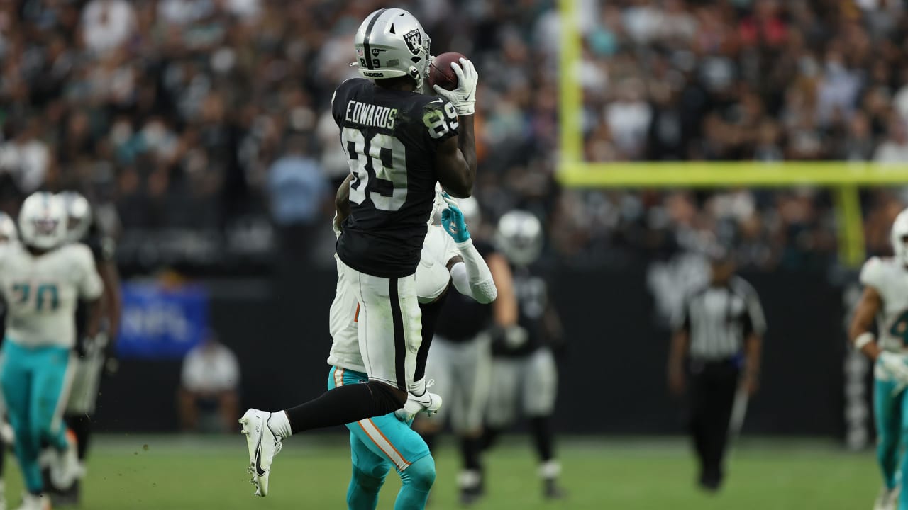 Edwards beats his defender for 32-yard gain in OT vs. Miami