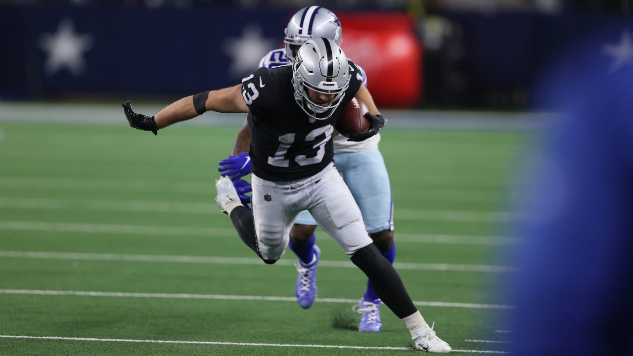 Renfrow breaks away from Dallas' secondary for 31 yards