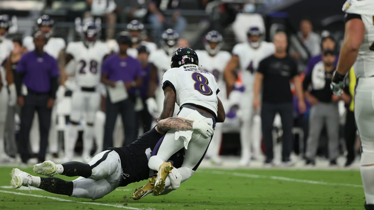 Madd Maxx gets to Lamar Jackson to force incomplete pass