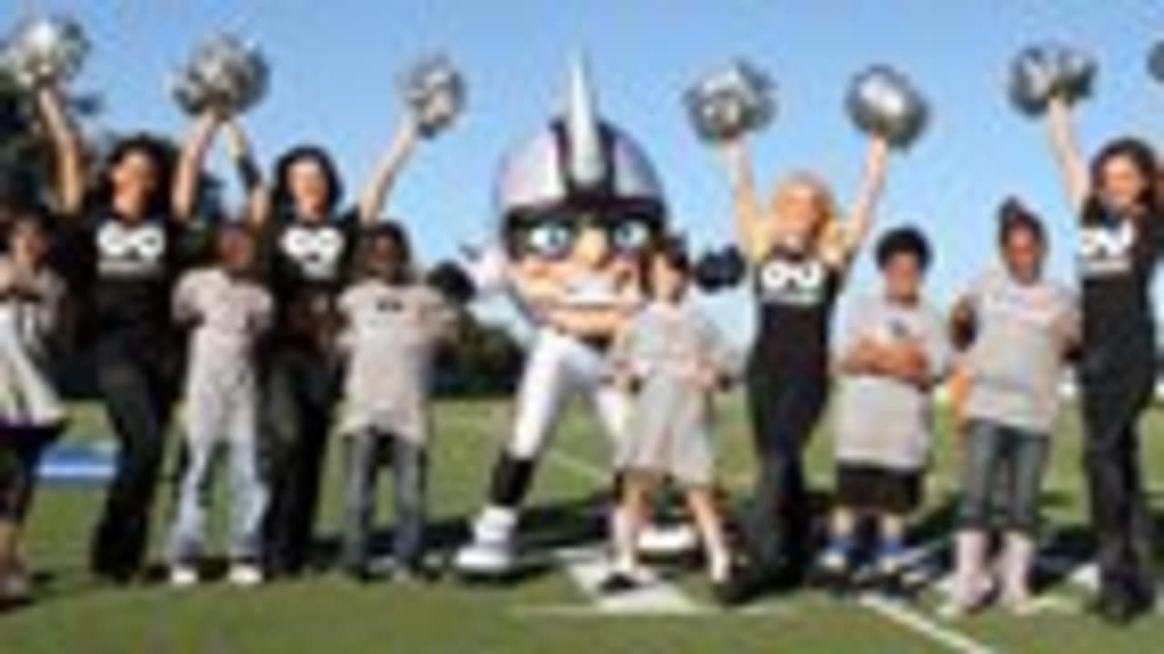 Local Youth Meet Raider Rusher