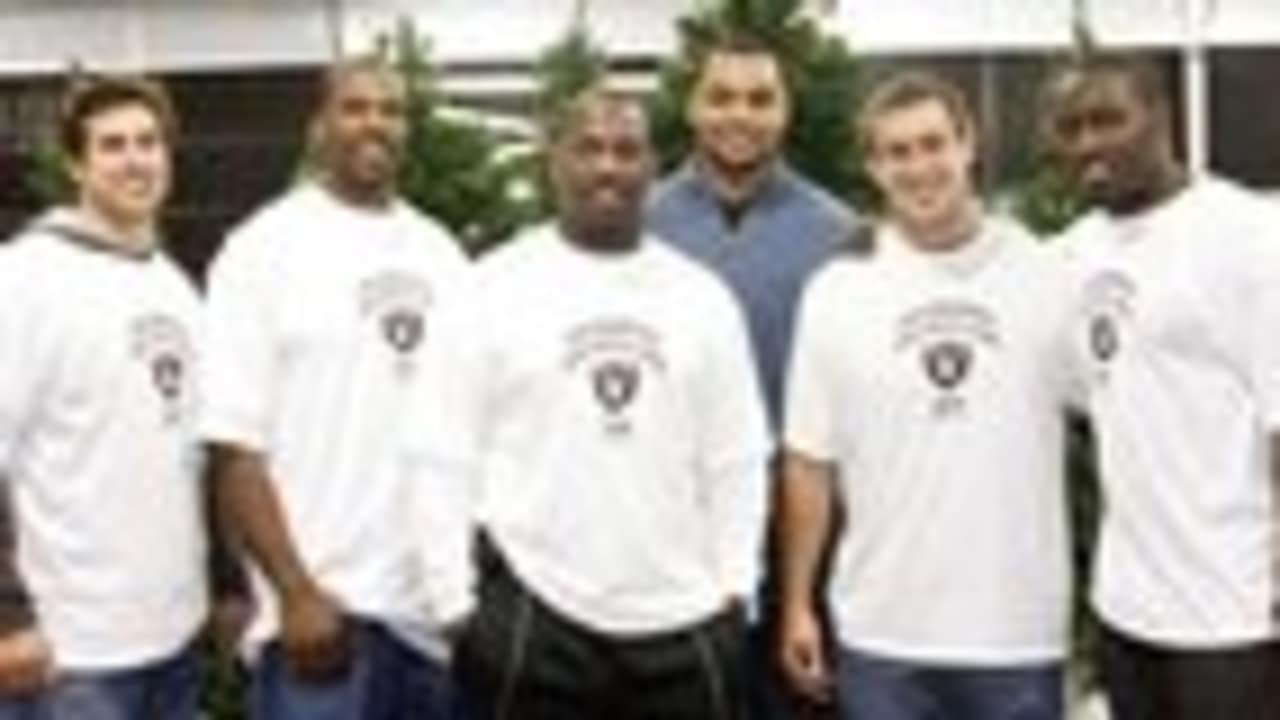 Raiders Take Kids Shopping