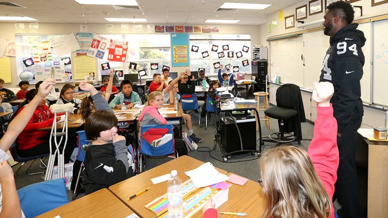 Event Gallery: Raiders Play60 with Emma C. Smith Elementary