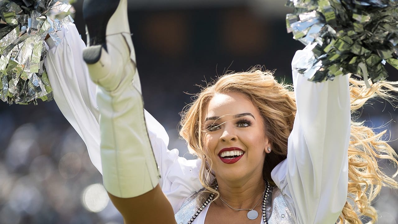 Sights Of The Game: Raiderettes vs. Jets
