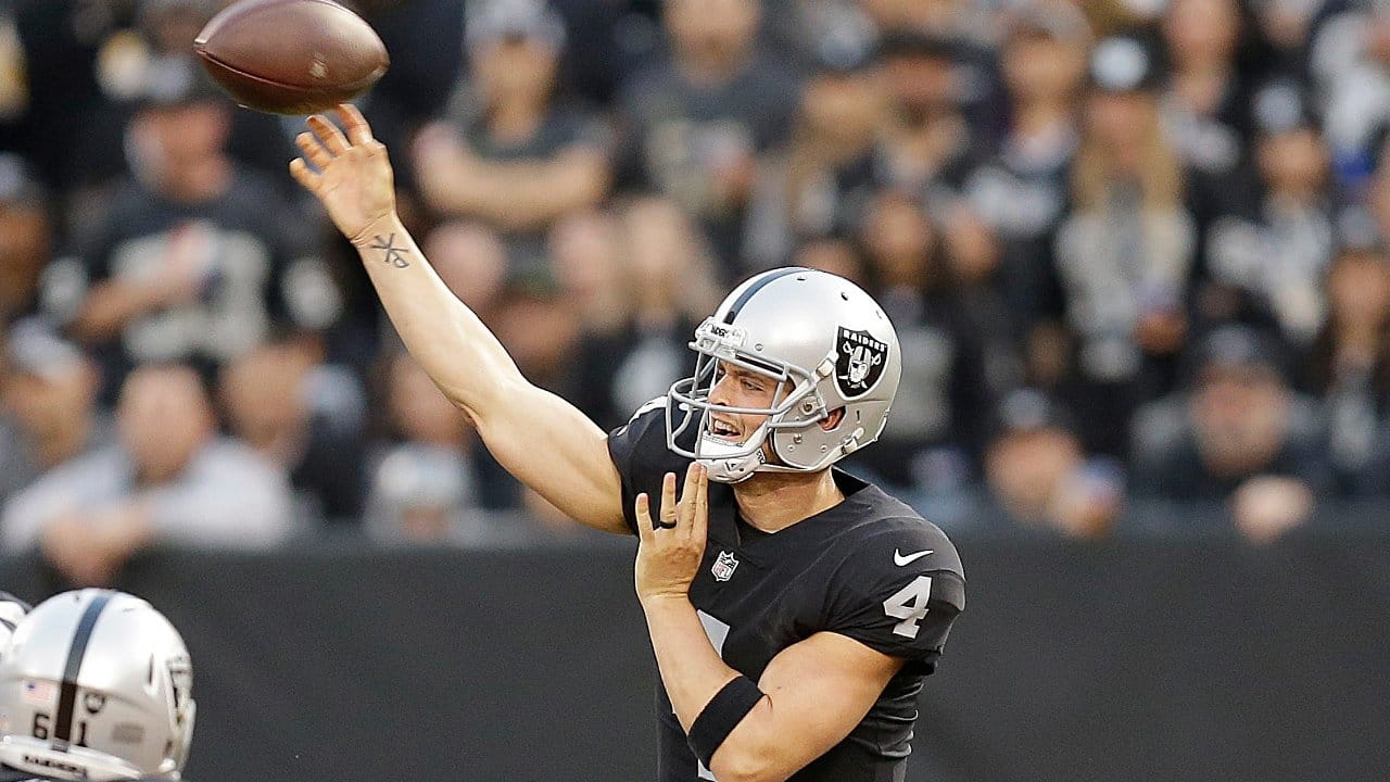 QB Derek Carr completes first pass to TE Jared Cook
