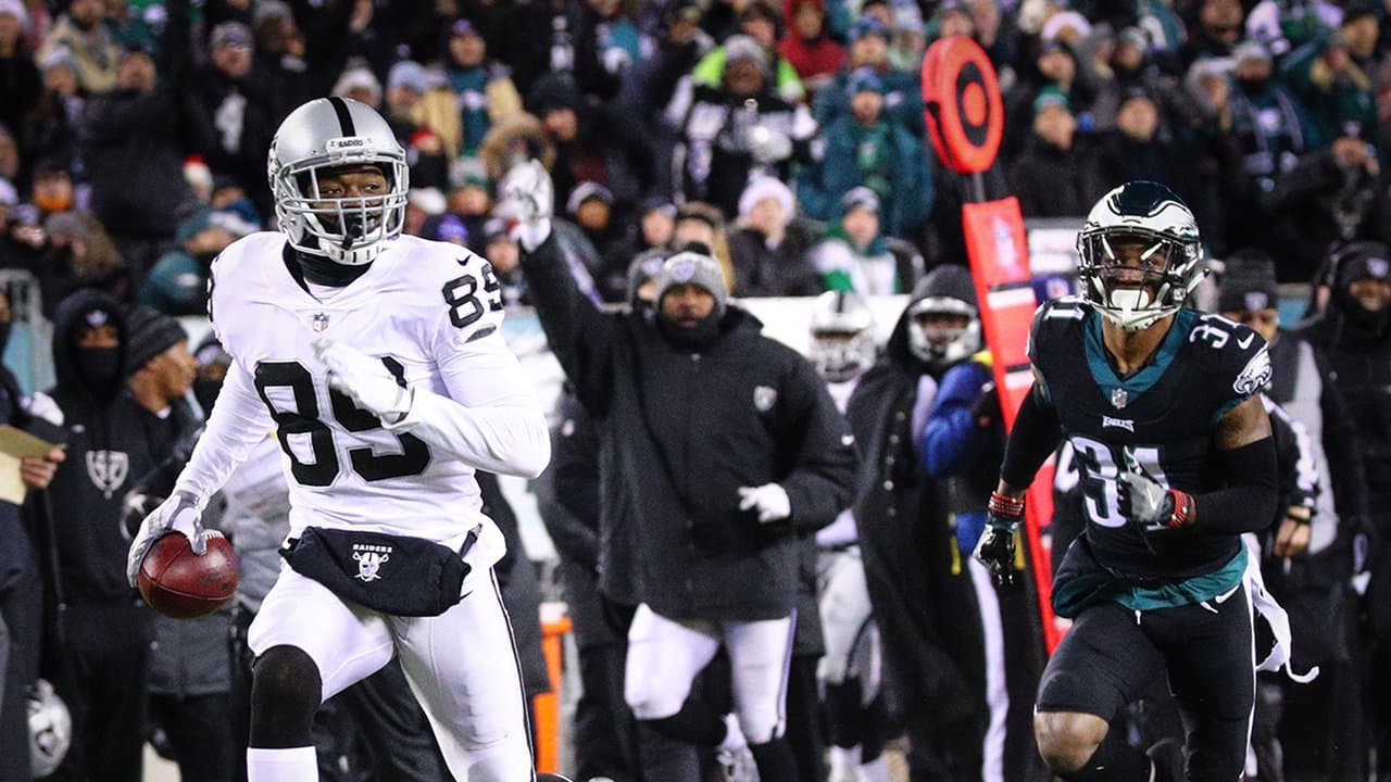 Top Shots: Raiders at Eagles - Week 16