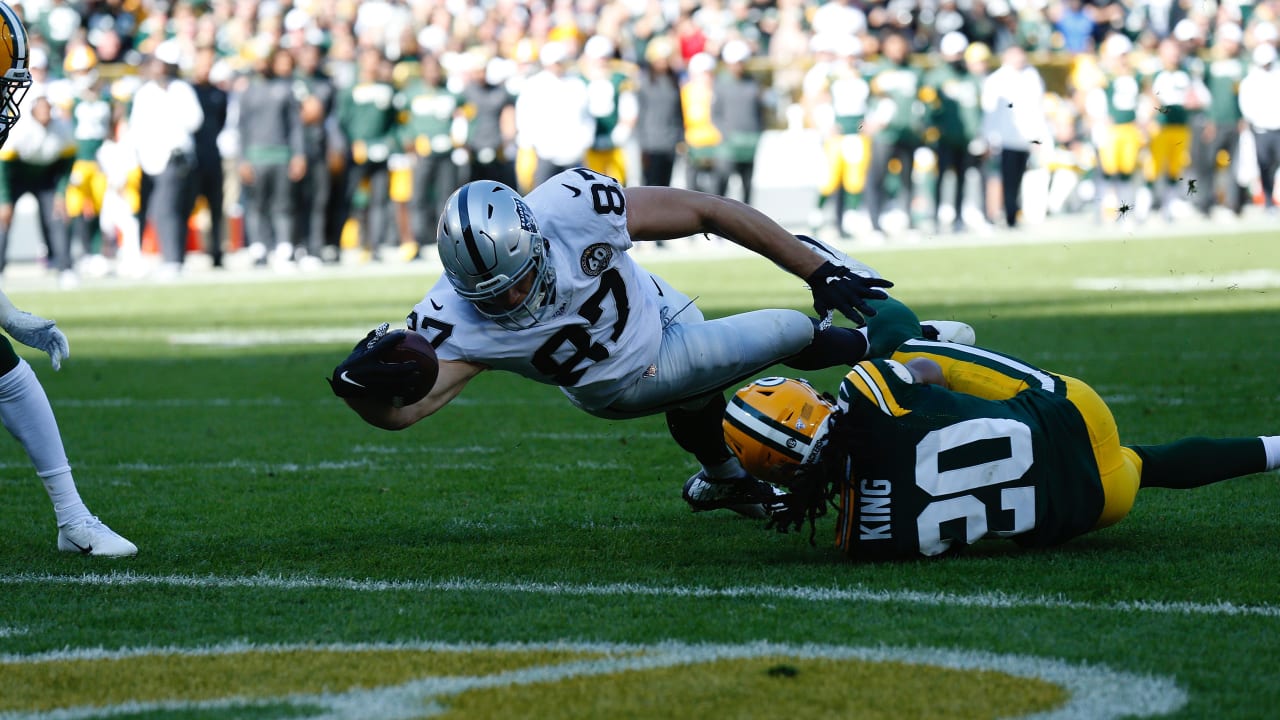 Moreau extends for impressive goal-line TD dive