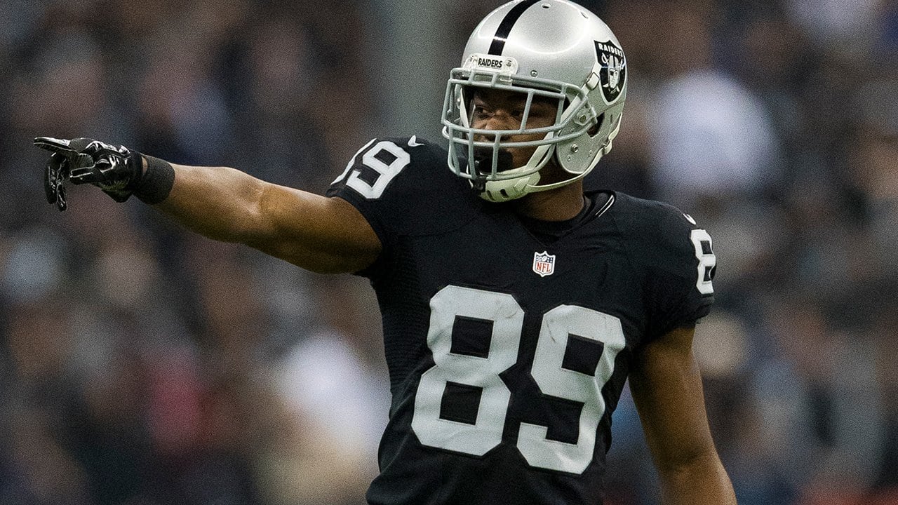 WR Amari Cooper Extends to Get Over the Goal Line for TD