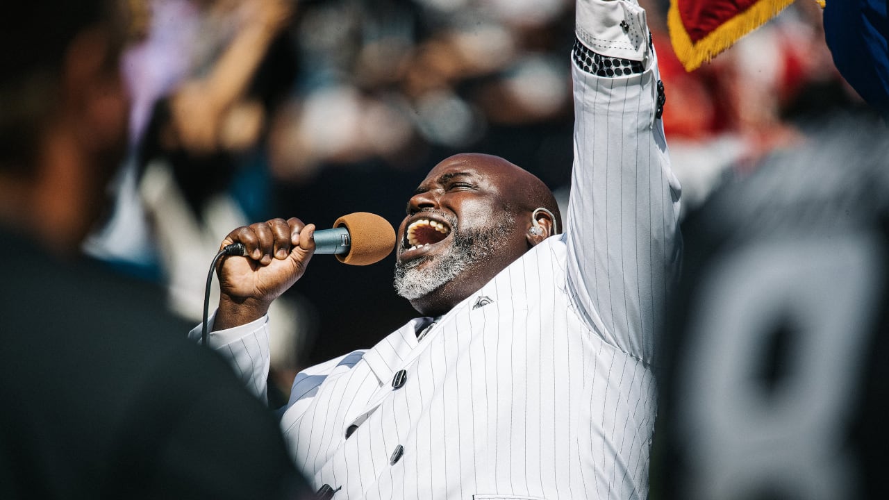 Keith Williams Jr. performs National Anthem for Week 2