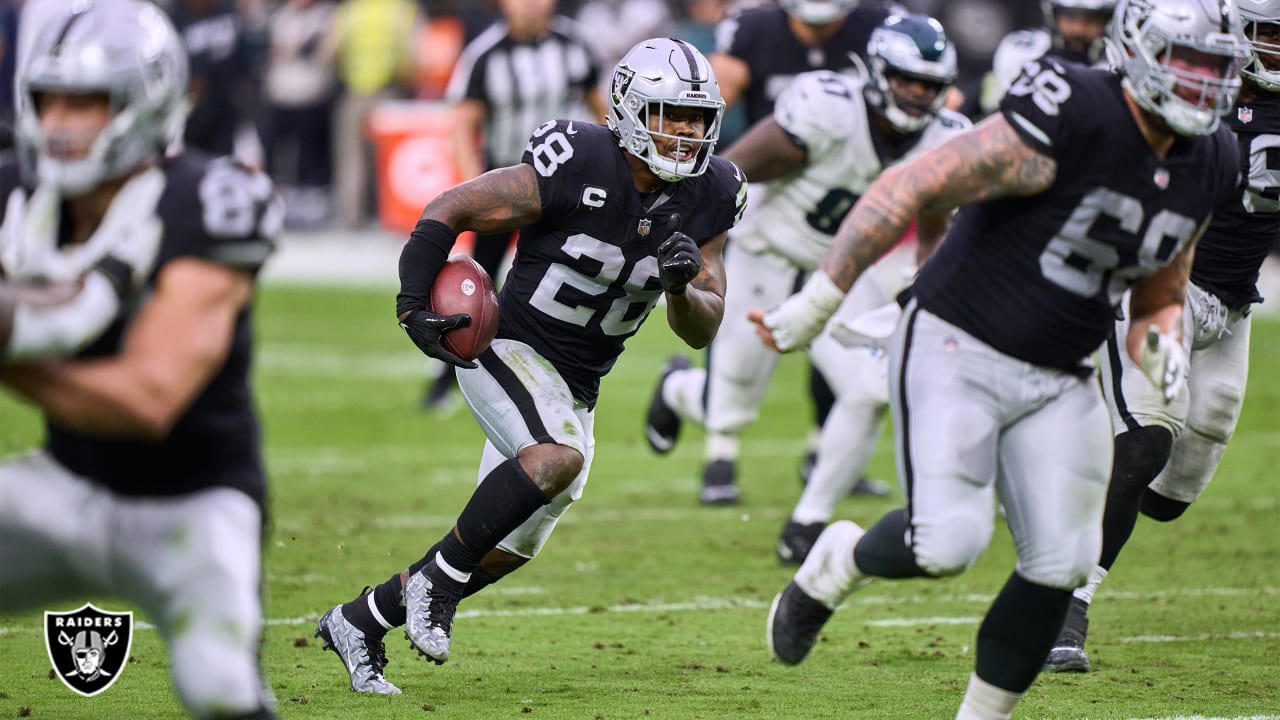 Position Breakdown: Previewing the Raiders running backs for 2022 in photos