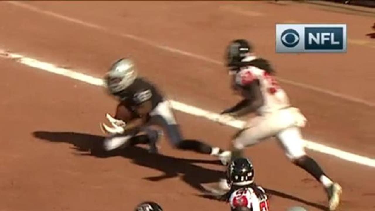 Derek Carr finds Andre Holmes for 6-yard TD