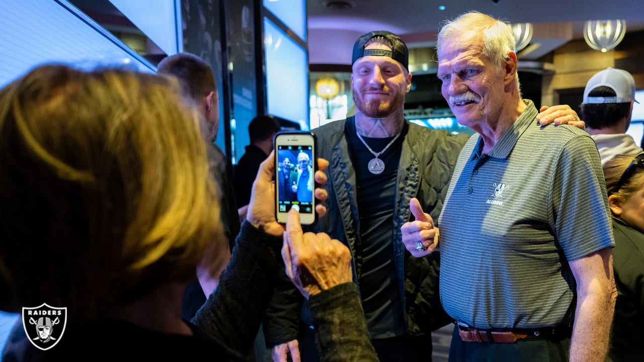 Photos: Raiders host an alumni dinner