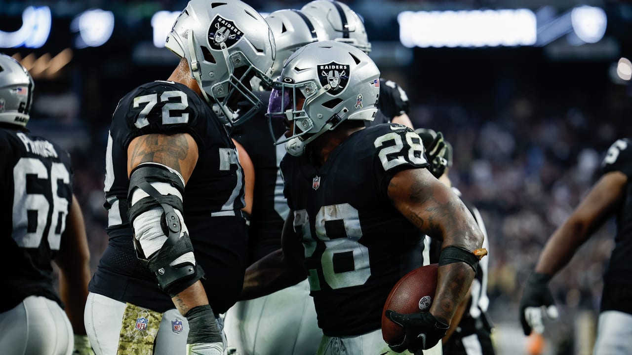 Jacobs caps off Raiders' methodical drive with 1-yard rushing TD