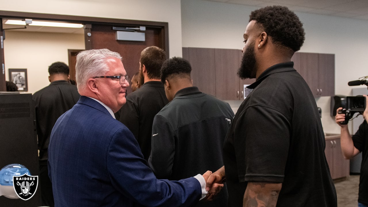 Watch: Raiders tour Las Vegas Metropolitan Police Department