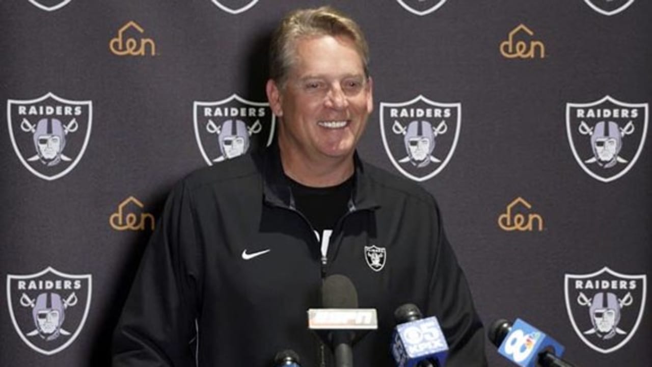 Coach Del Rio Kicks Off Buccaneers Week