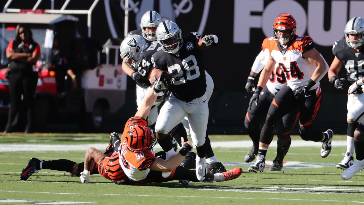 Jacobs runs for 21 yards on first play from scrimmage