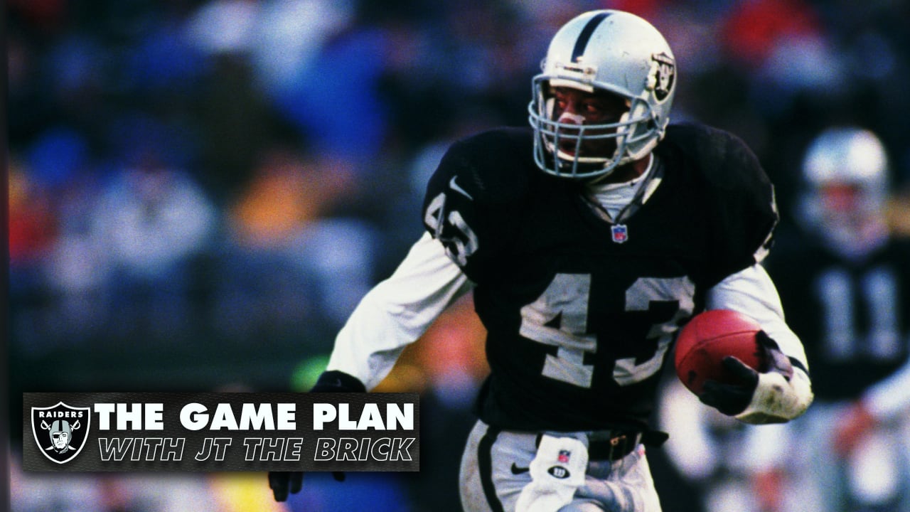 Lorenzo Lynch on his undrafted journey to the NFL, playing for his ...