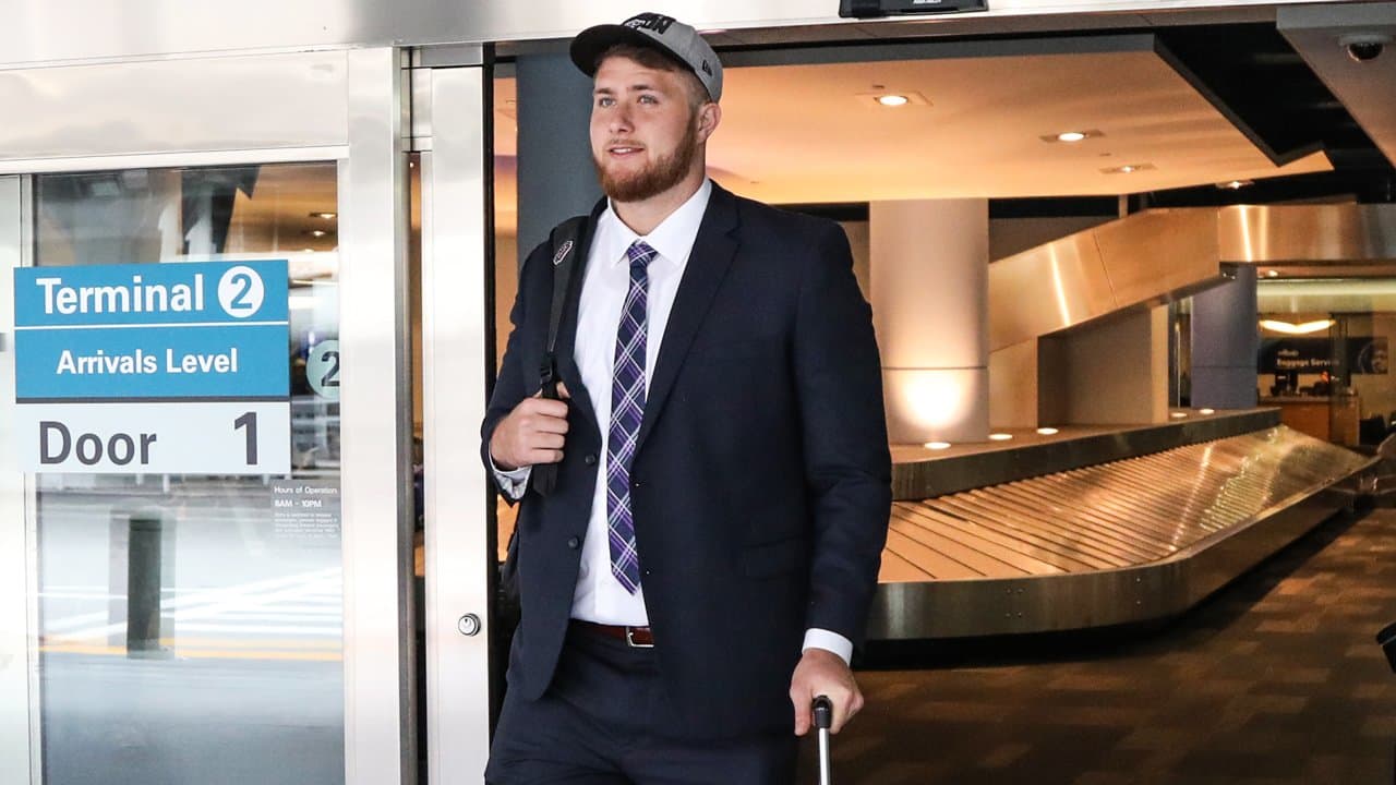 Kolton Miller Arrives in Oakland