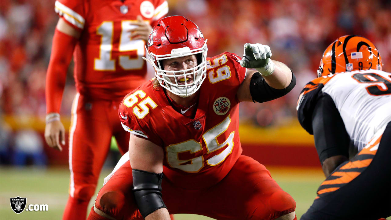 New Raiders OL Jordan Devey