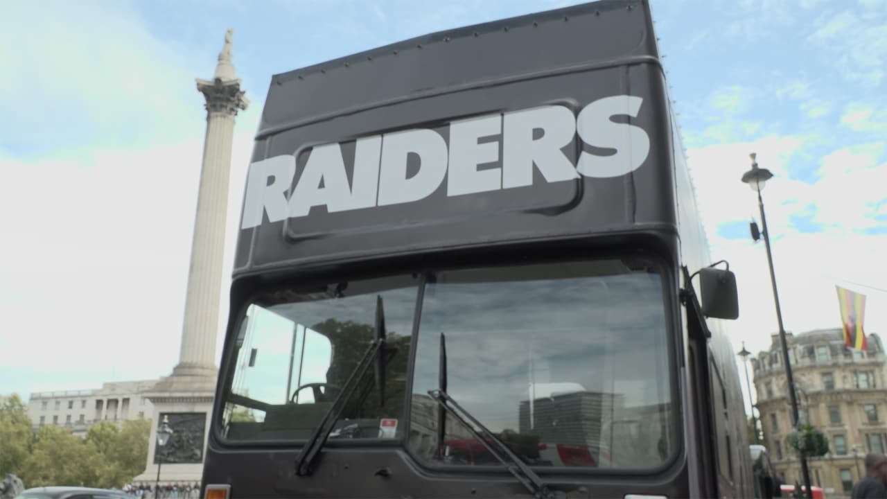 London bus tour with Raiders Alumni, Raiderettes