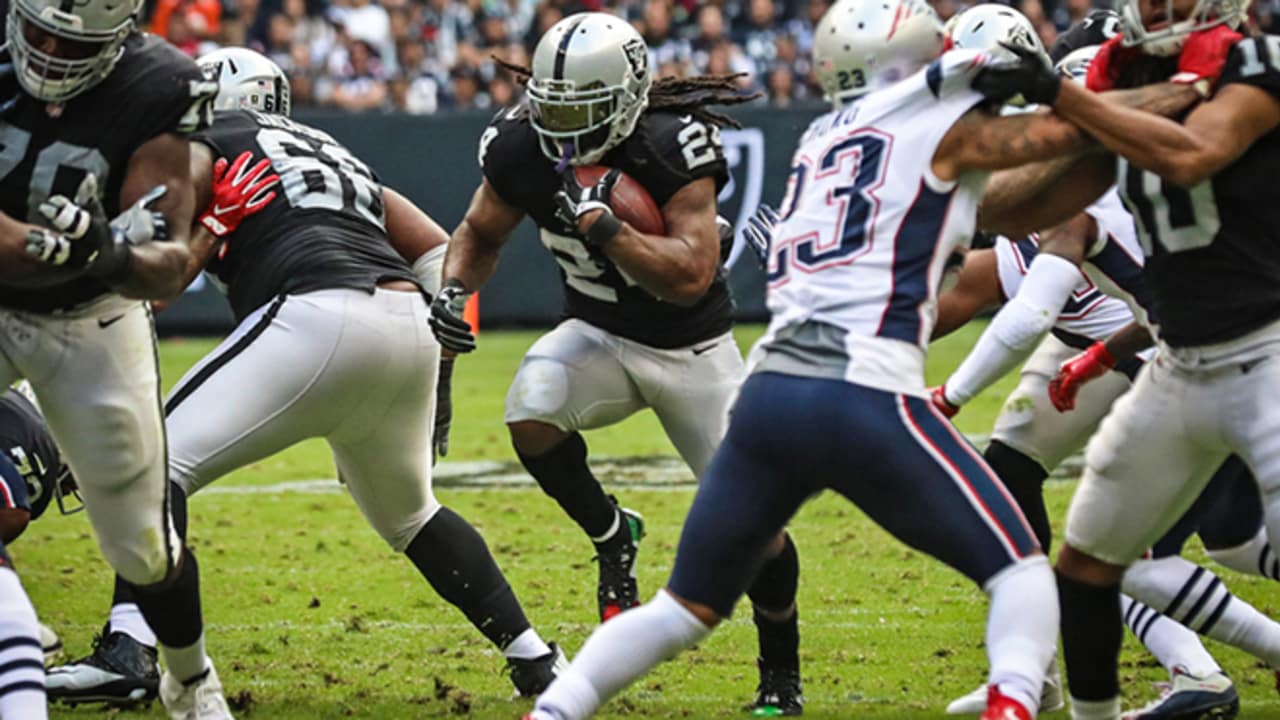 Raiders Snap Counts vs. Patriots: Lynch Runs Hard In Loss