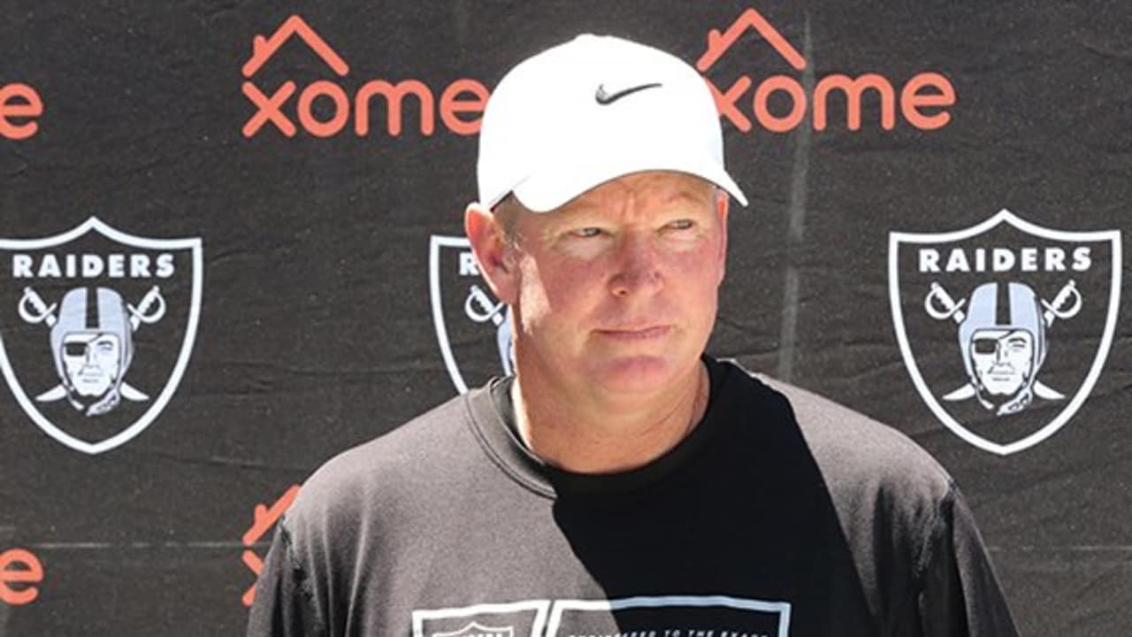 Coach Musgrave Breaks Down The Offense At OTAs