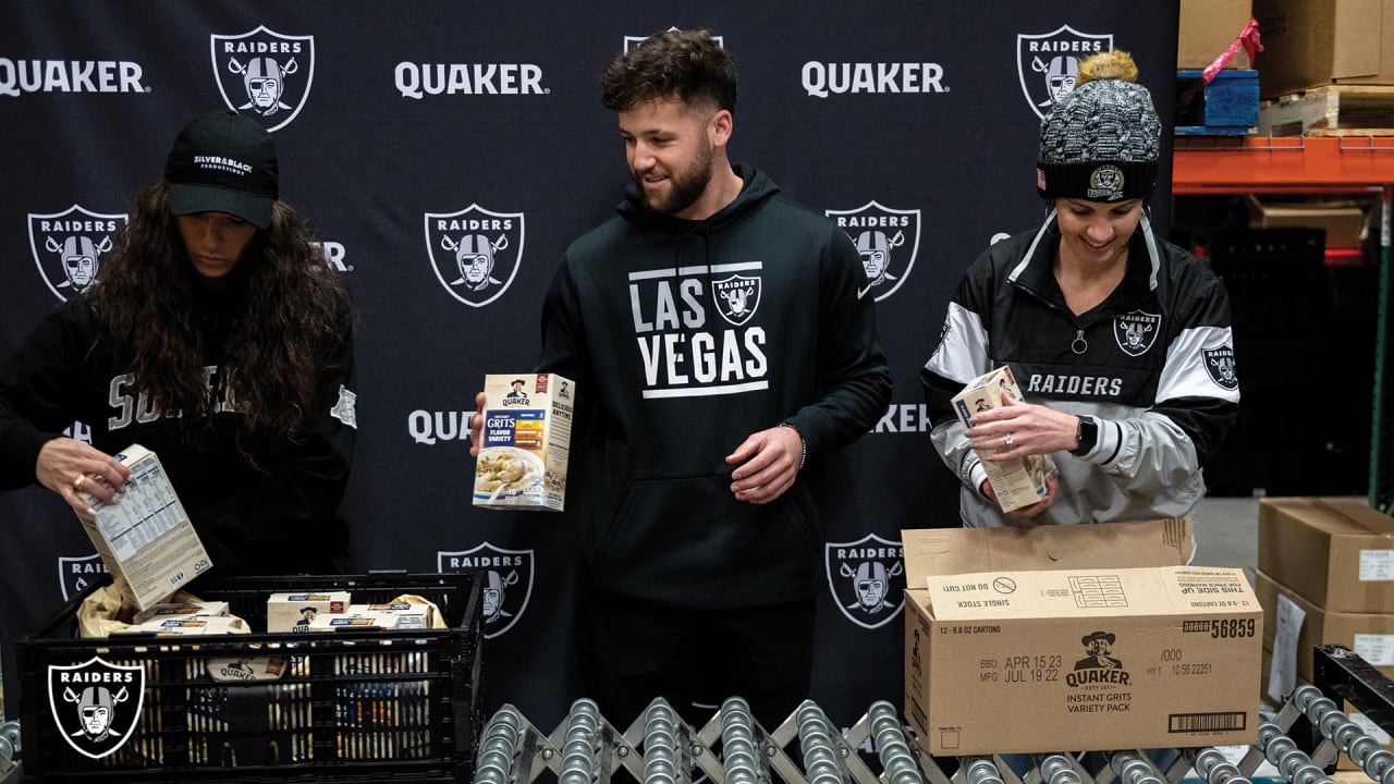 Photos: Raiders partner with Quaker and Three Square to pack ...