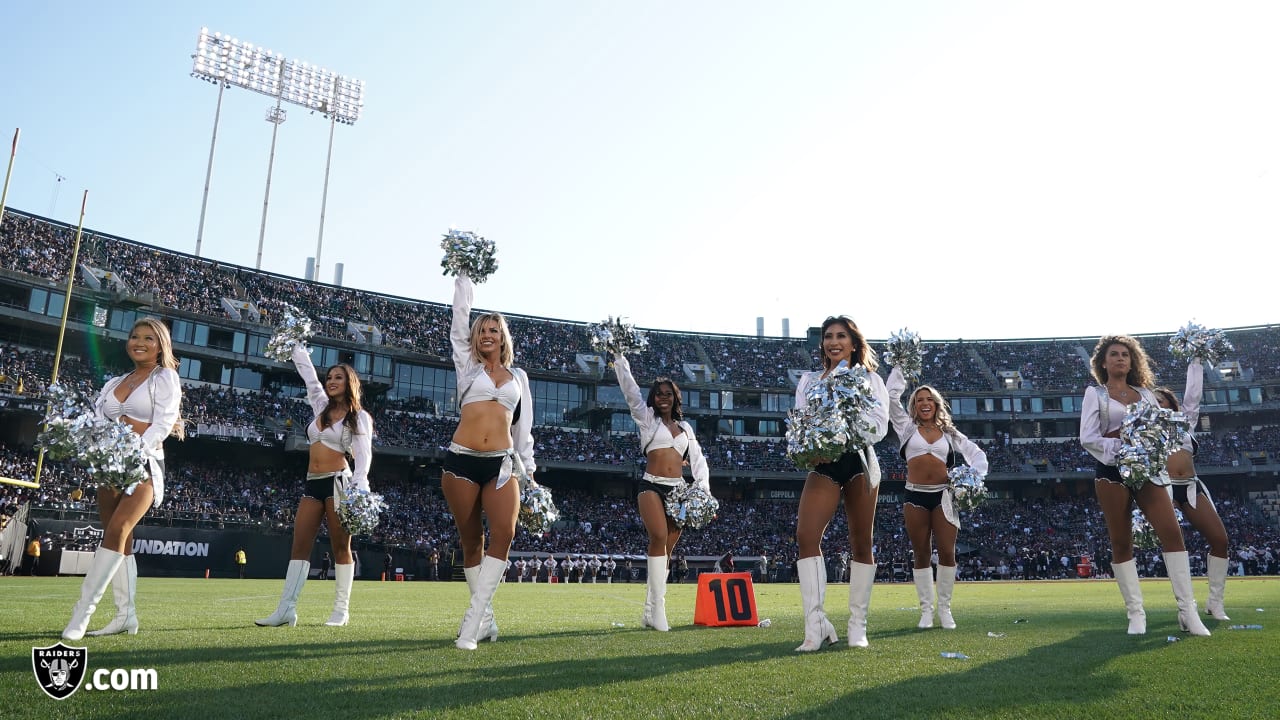 Sights of the Game: Raiderettes vs. Rams