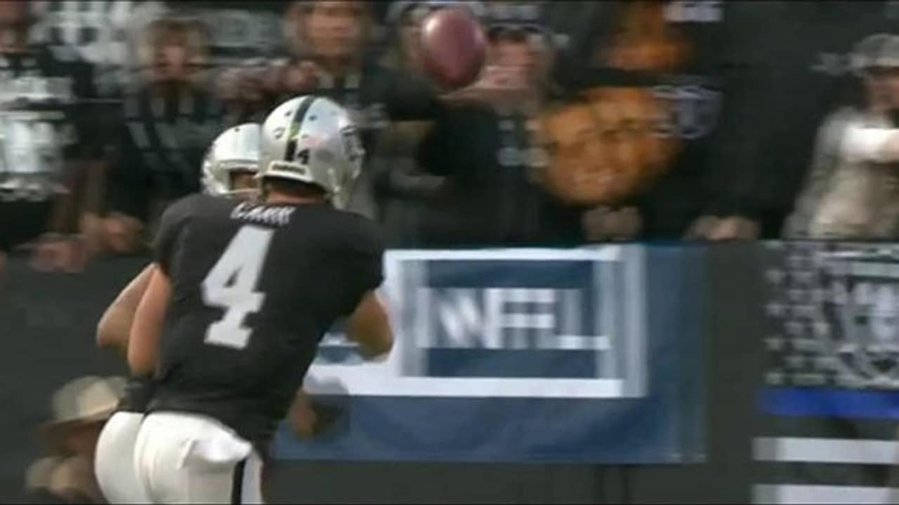 Carr completes pass to Roberts for two-point conversion