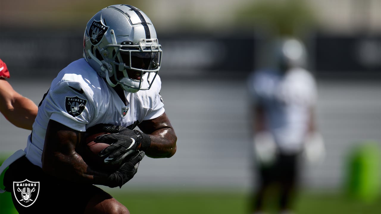 Position Breakdown: Previewing the Raiders running backs for 2023 in photos