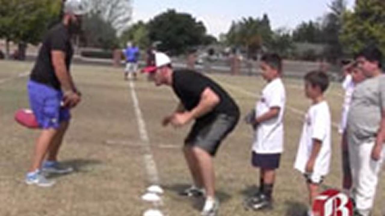 Quarterback Derek Carr Shows Off His Toughness