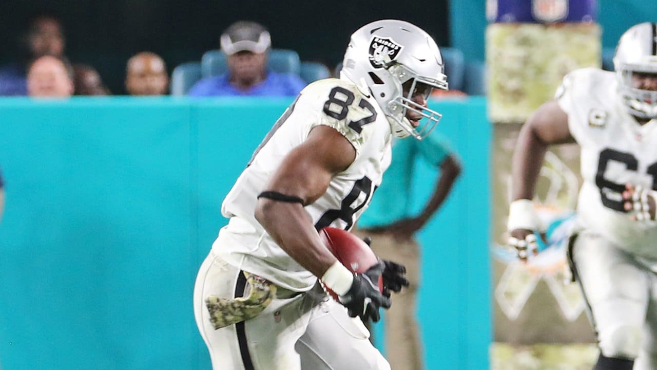 Jared Cook Hauls In Another Catch For 27 Yards