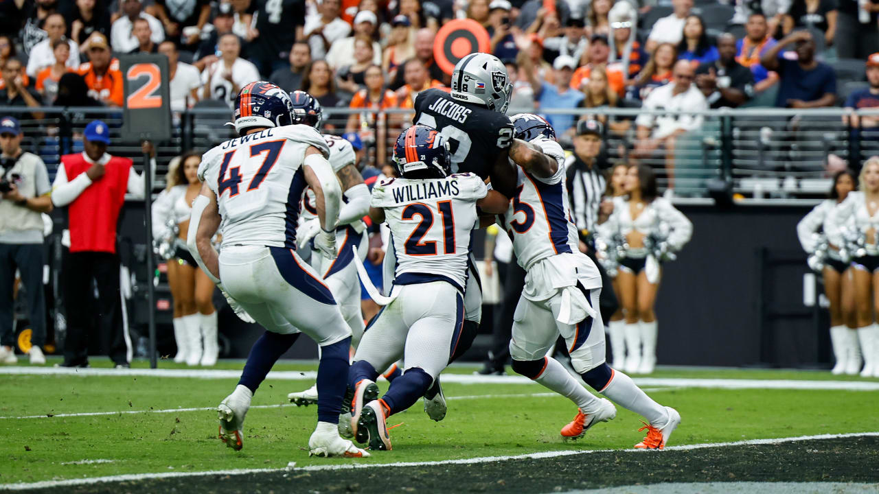 Must-See Play: Jacobs bulldozes his way to the end zone on 10-yard TD run