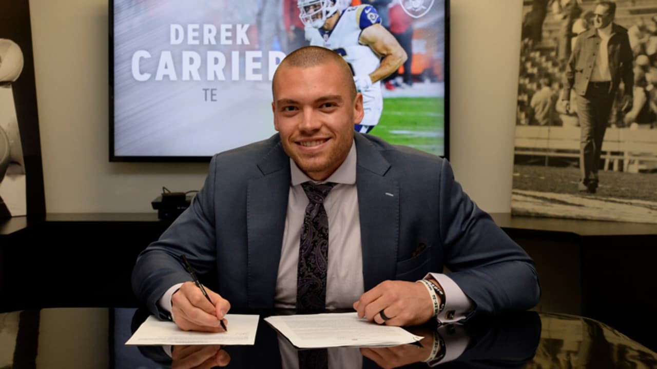 Raiders Sign Tight End Derek Carrier