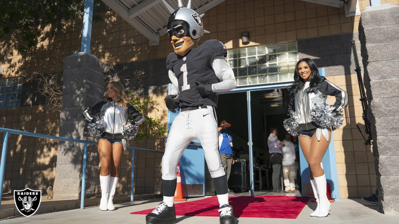 Photos: Raiders welcome students back to school