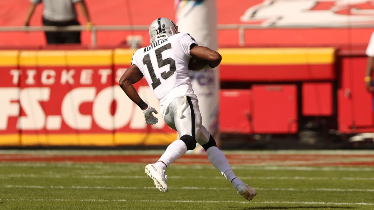 Derek Carr connects with Nelson Agholor on a deep shot for a 59-yard ...