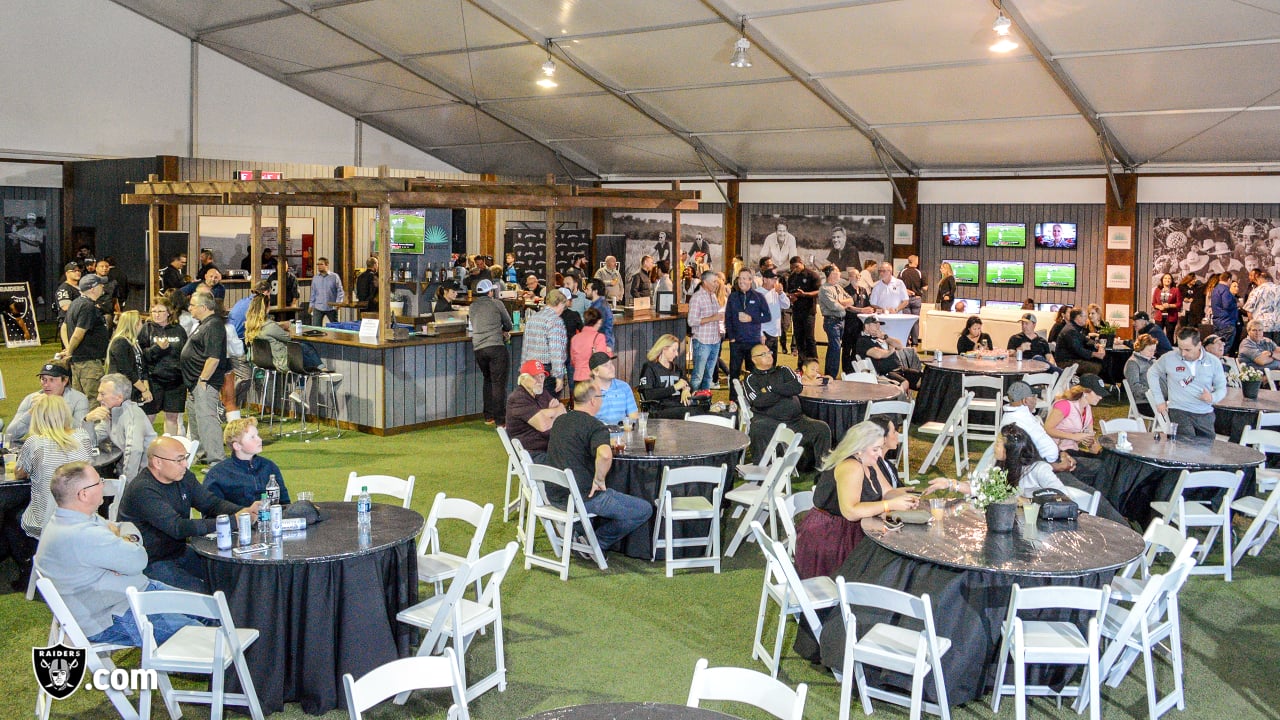 Raiders fans enjoy watch party vs. 49ers