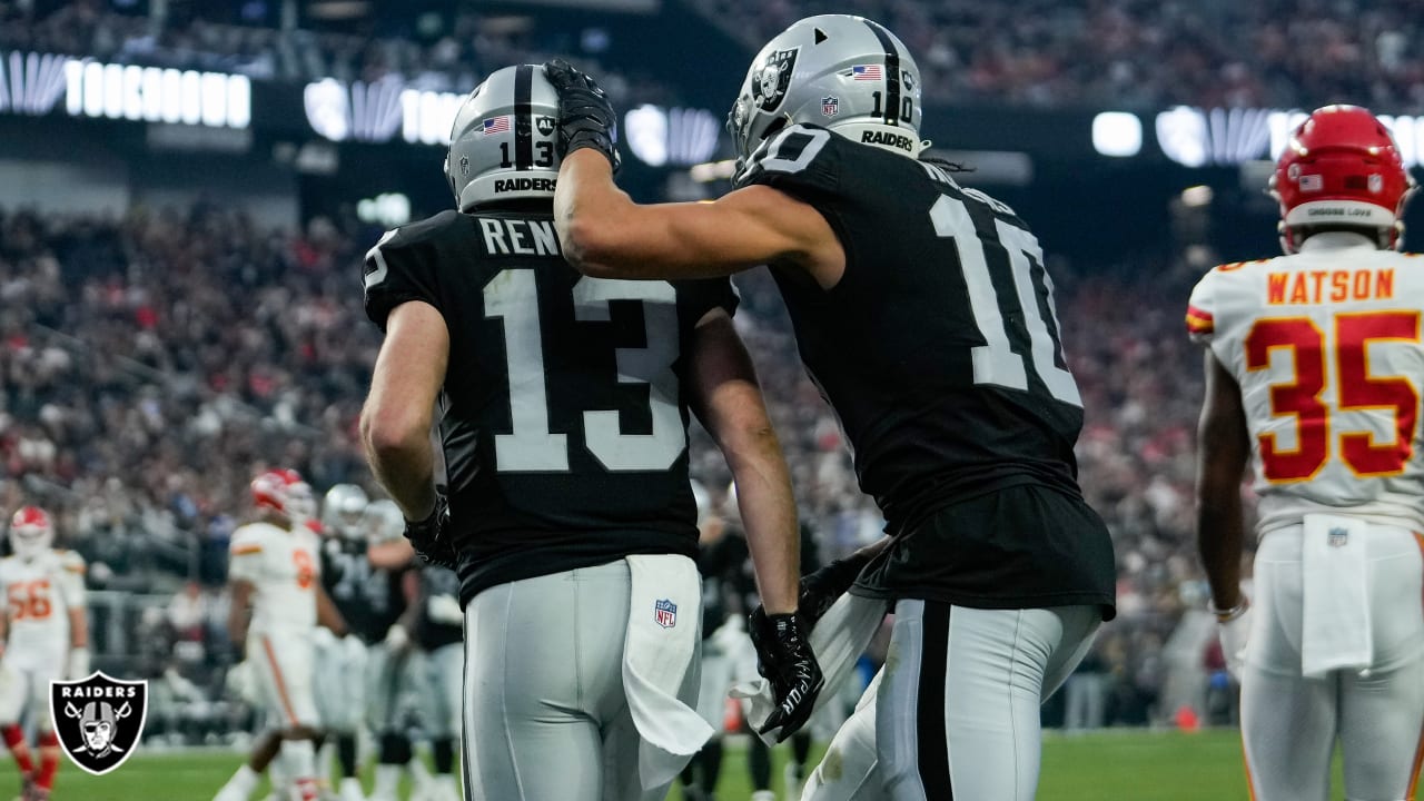 Gameday Photos: Week 18 vs. Chiefs