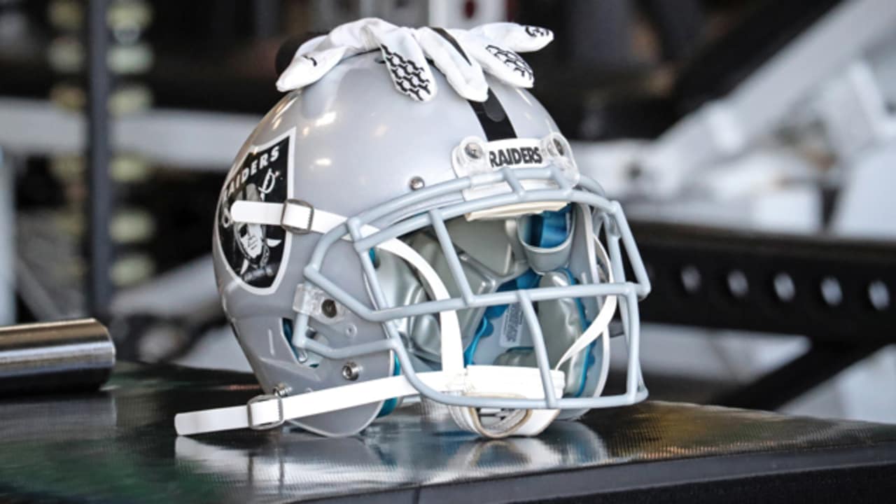 Oakland Raiders Vote, Name Four Captains For 2017 Season