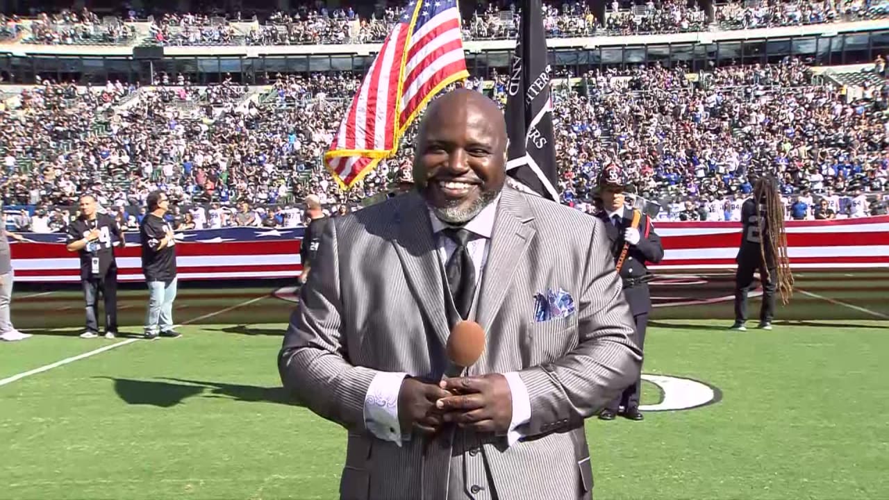Keith Williams Jr. performs National Anthem